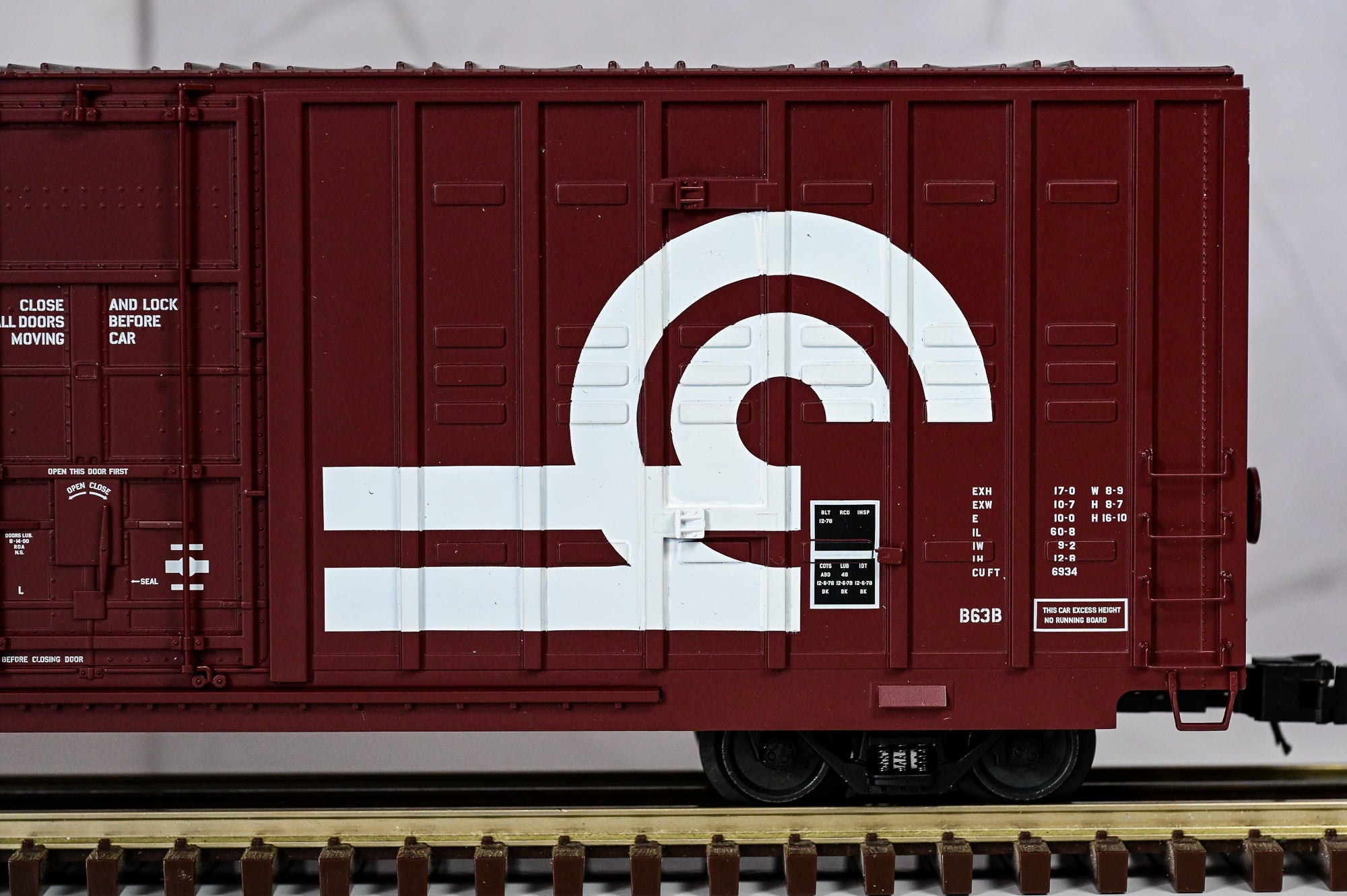 Atlas Conrail Berwick 60’ Boxcar #223015 | Premier | O Scale