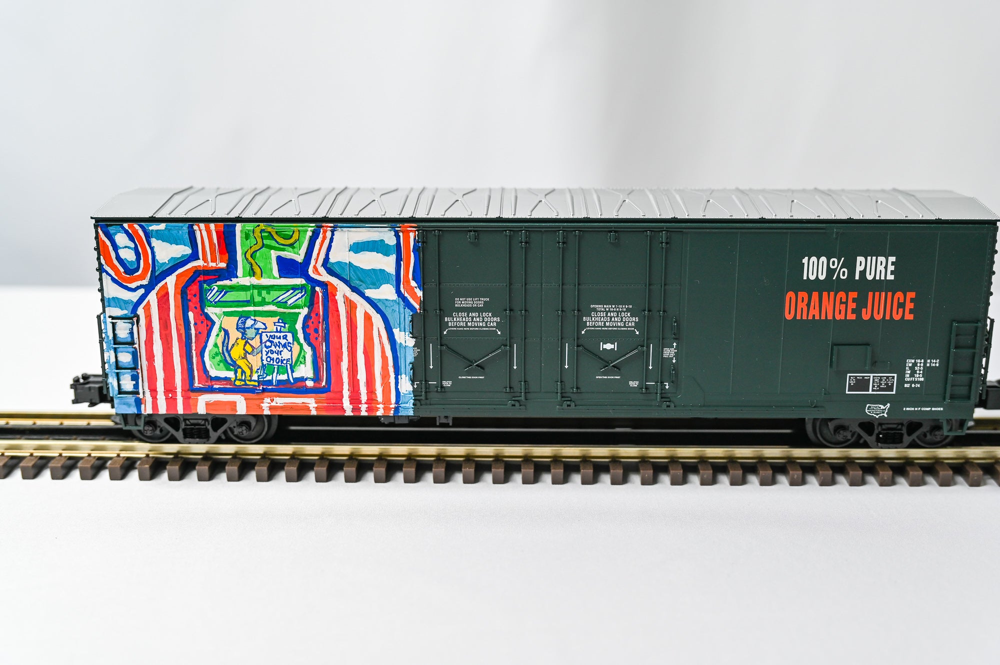 Atlas Tropicana Orange Juice 53' Double-Plug Door Box Car | O Scale
