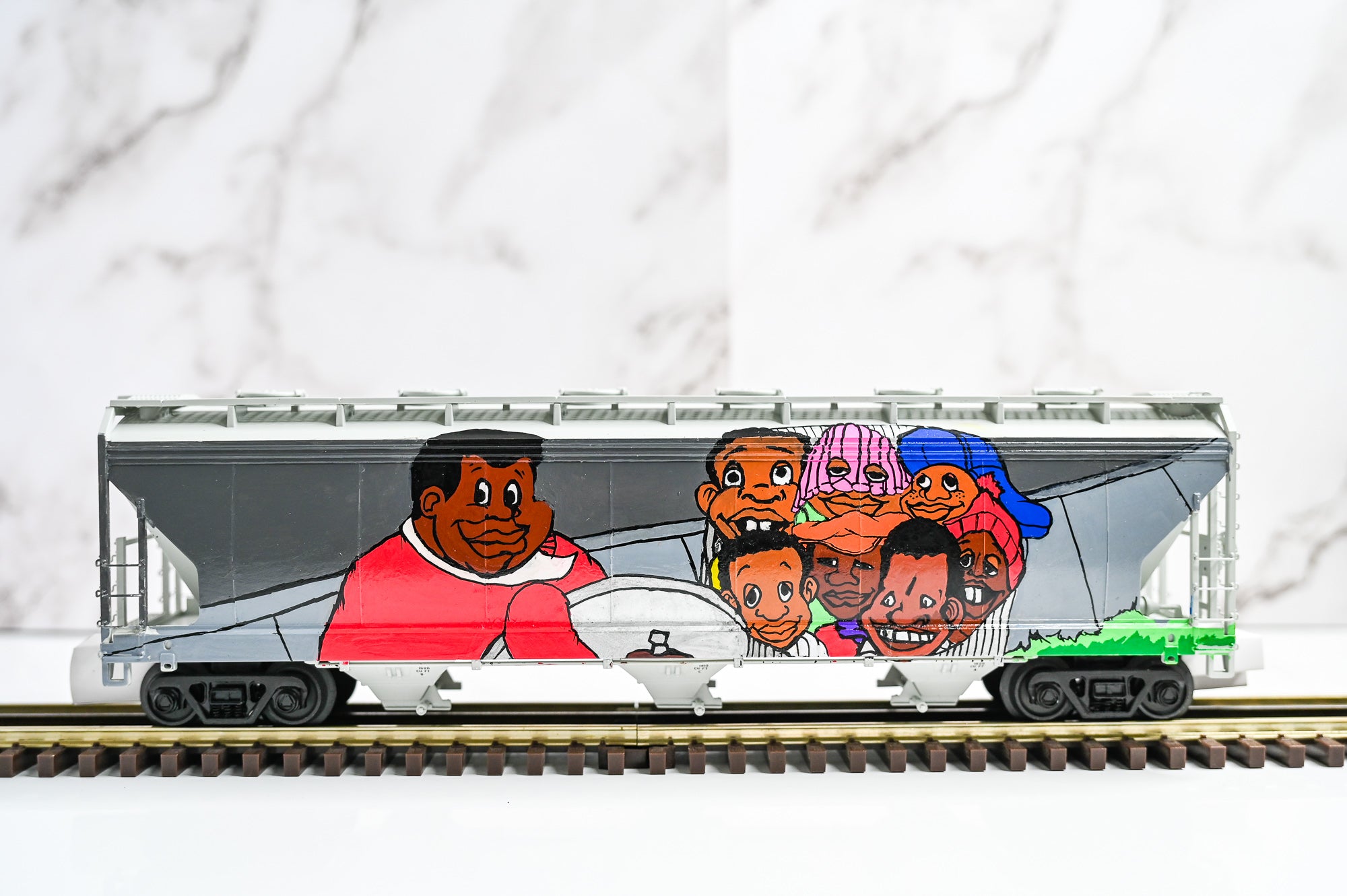 Custom Graffiti Atlas 3-Bay Centerflow Hopper | FAT ALBERT | O Scale